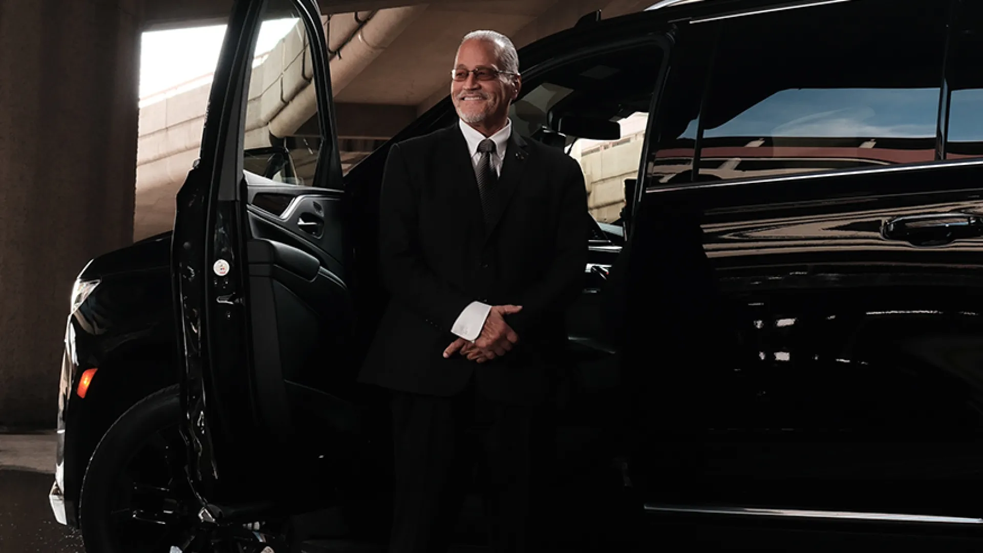 Airport Transfers | Bell Limousine